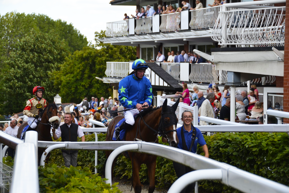 Race Days – Pontefract Races